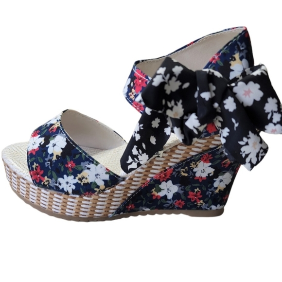 Shoes | Womans Bowknot Design Wedges | Poshmark